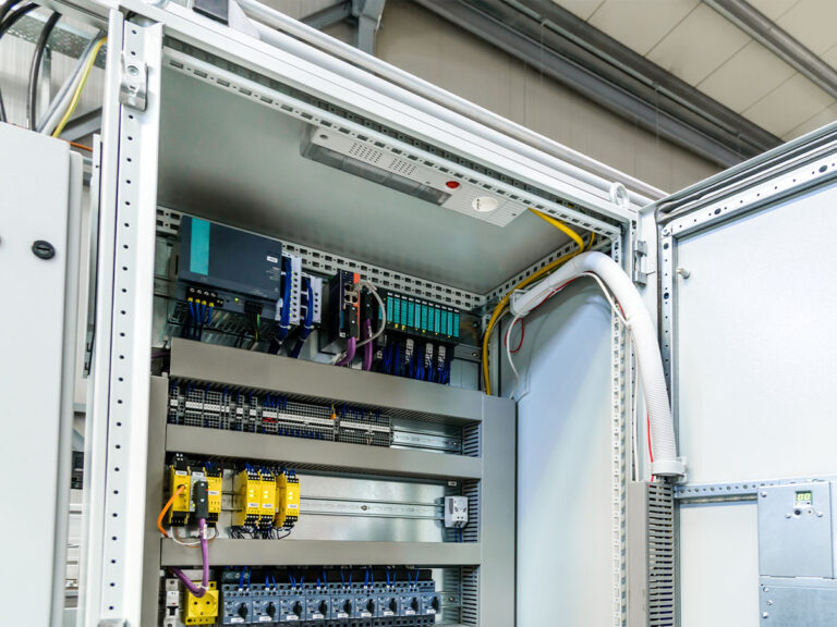 Data Centre Racks: Understanding rack sizes and sizing units
